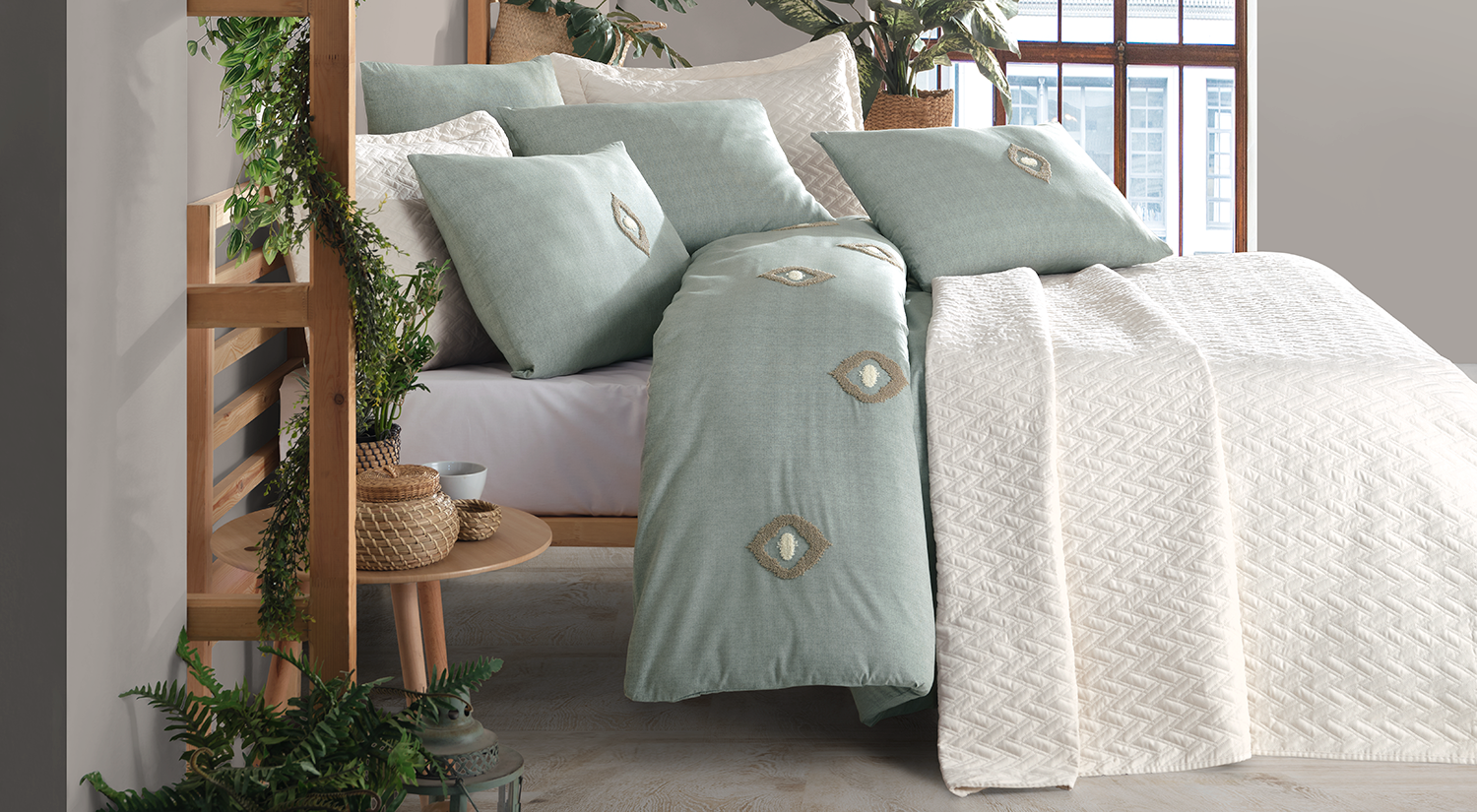 Troy Double Bedspread (Cream)